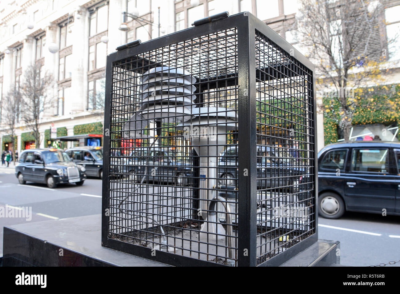 Air pollution monitor on Oxford Street, London, UK Stock Photo - Alamy