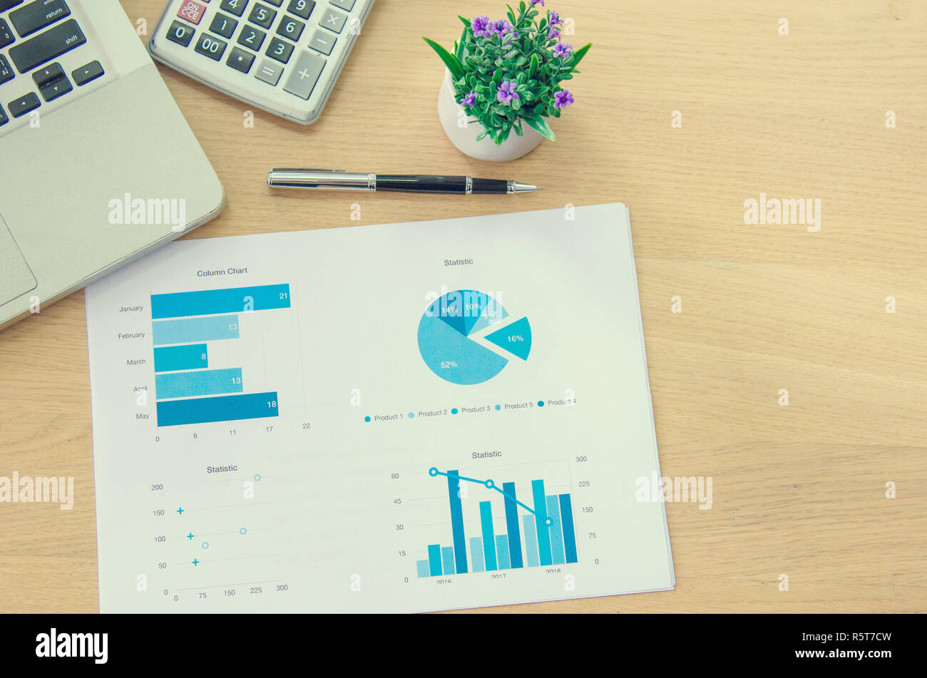 Line graph charts business hi-res stock photography and images - Alamy