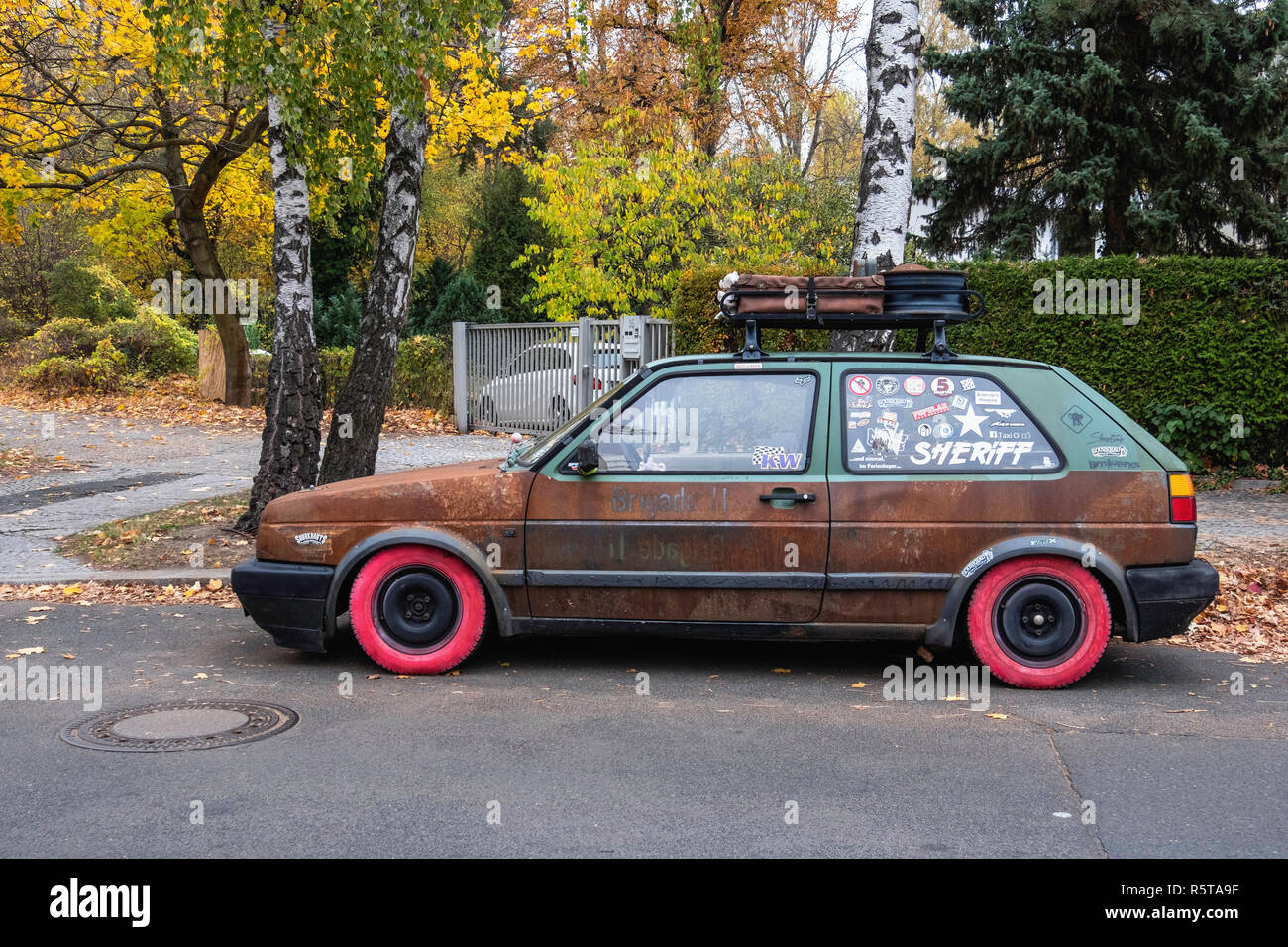 Rusty Old Volkswagen Stock Photos & Rusty Old Volkswagen Stock Images ...