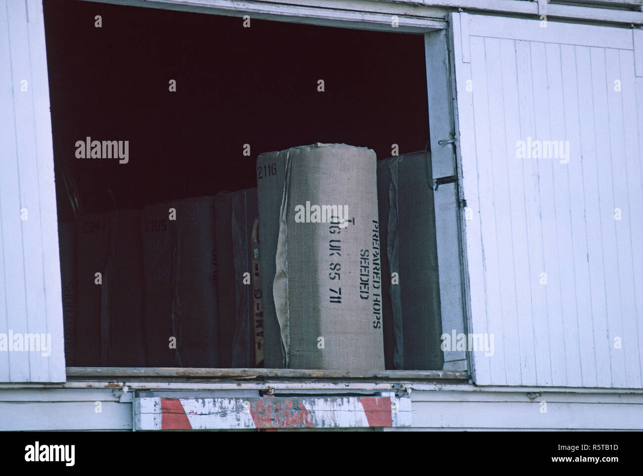 Hop sacks hi-res stock photography and images - Alamy