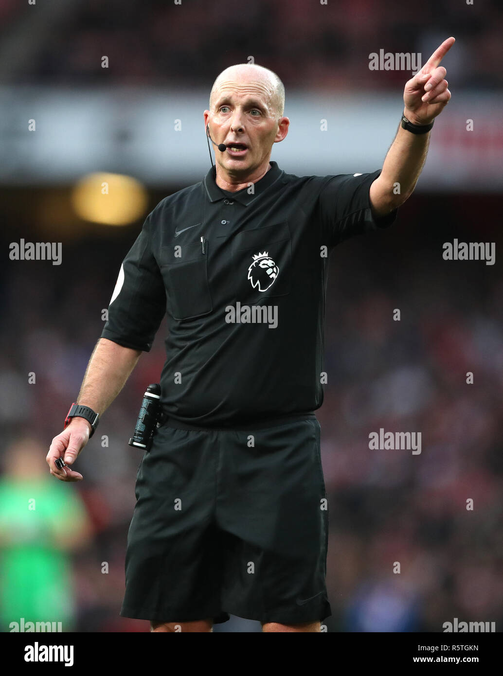 Match referee Mike Dean during the Premier League match at Emirates ...