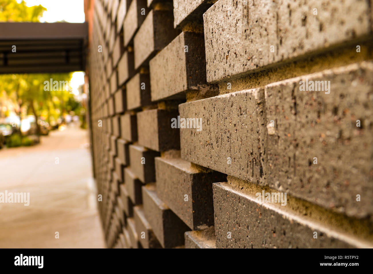 Dark brick pattern hi-res stock photography and images - Alamy