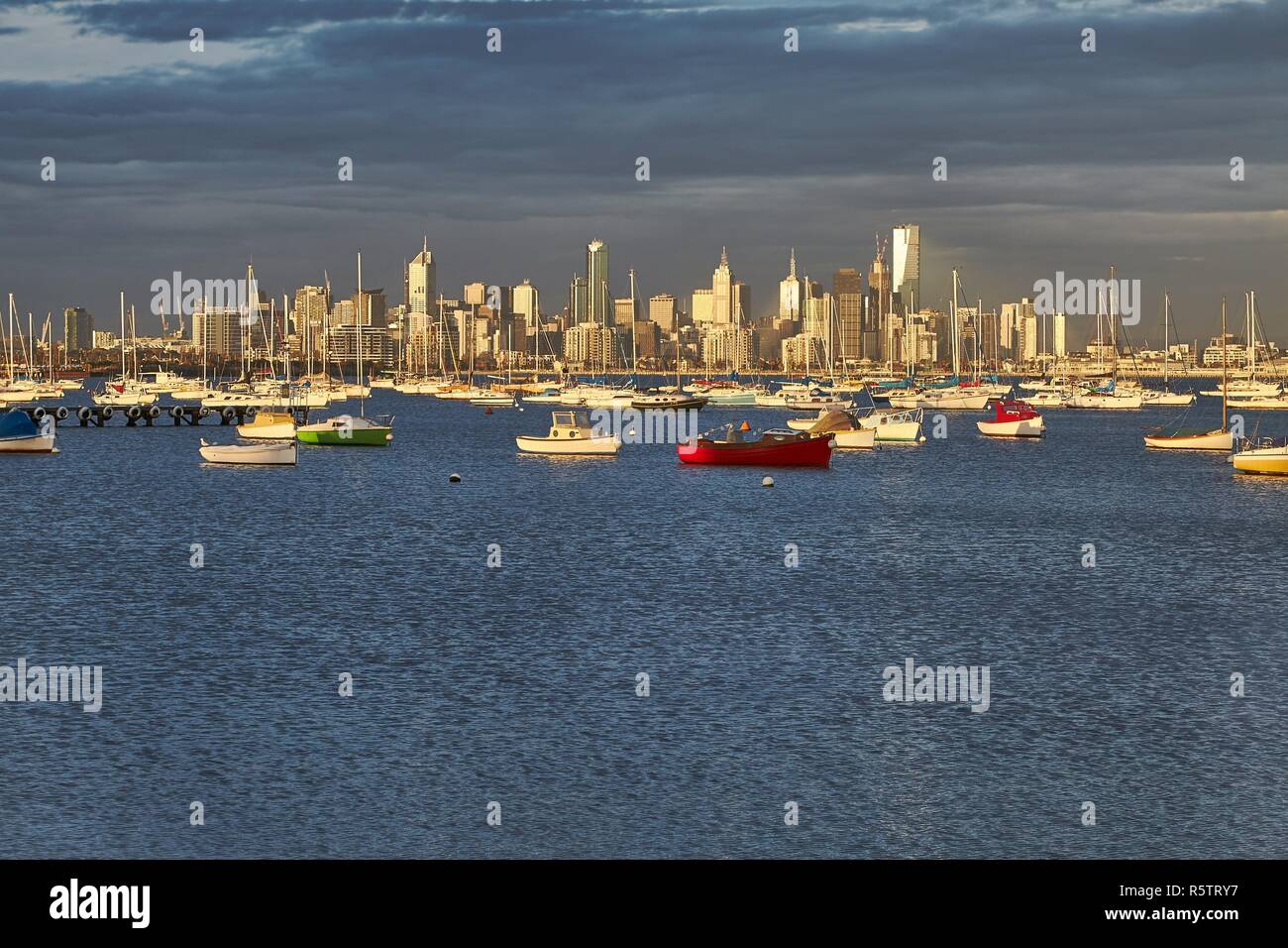 Melbourne cityscape marina panorama hi-res stock photography and images ...