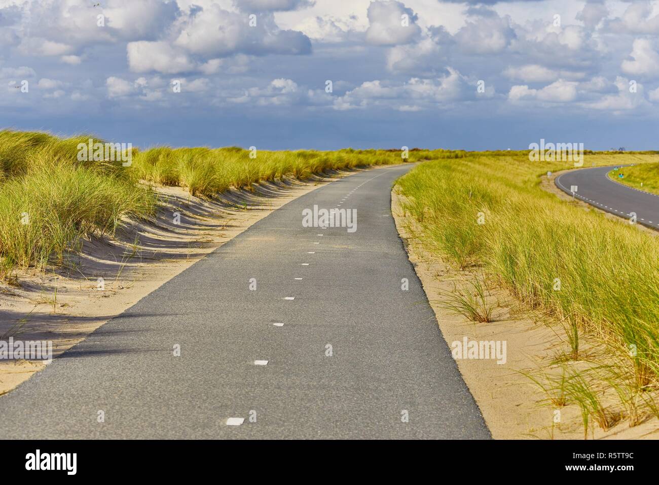 Long distance cycle track hi-res stock photography and images - Alamy