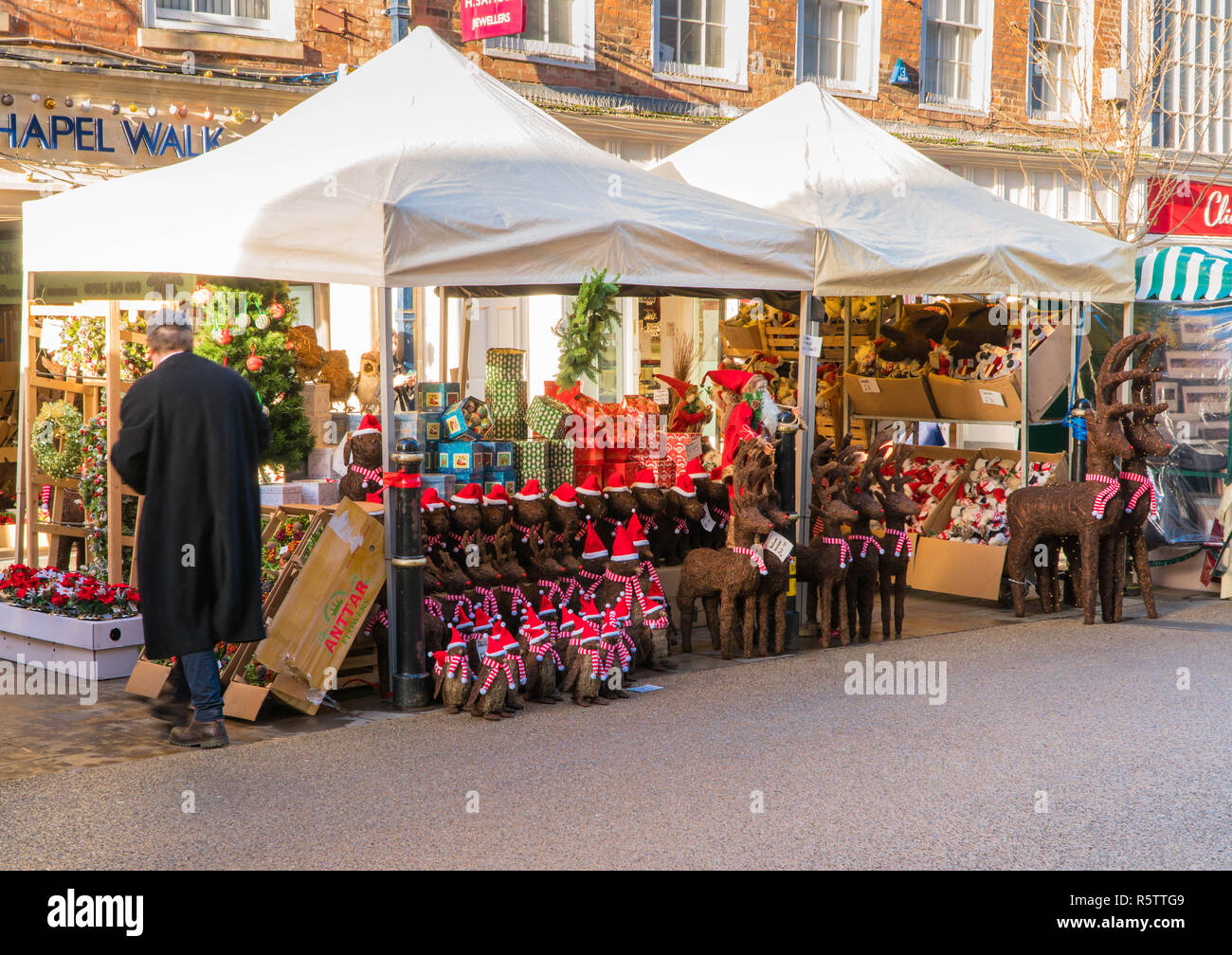 Victorian market stalls hi-res stock photography and images - Alamy