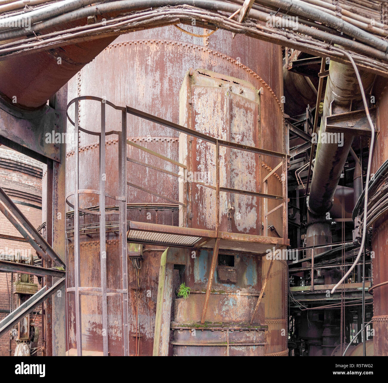 rusty industrial scenery Stock Photo - Alamy