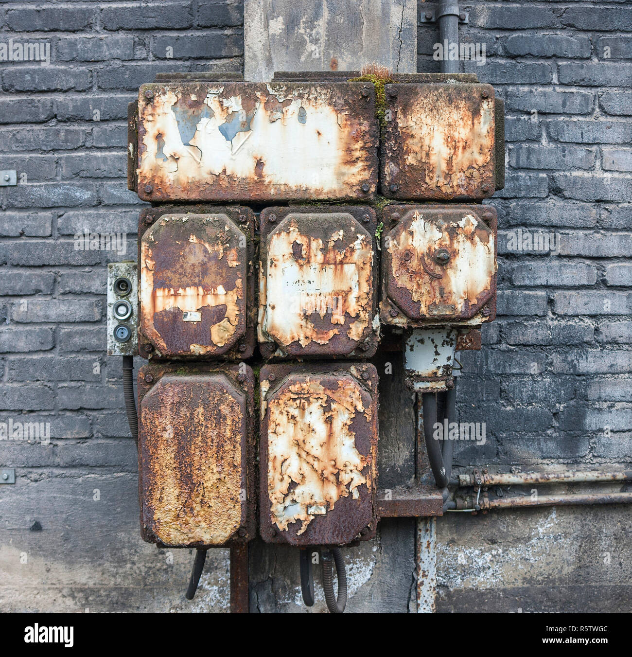 corroded electrical cabinet Stock Photo - Alamy