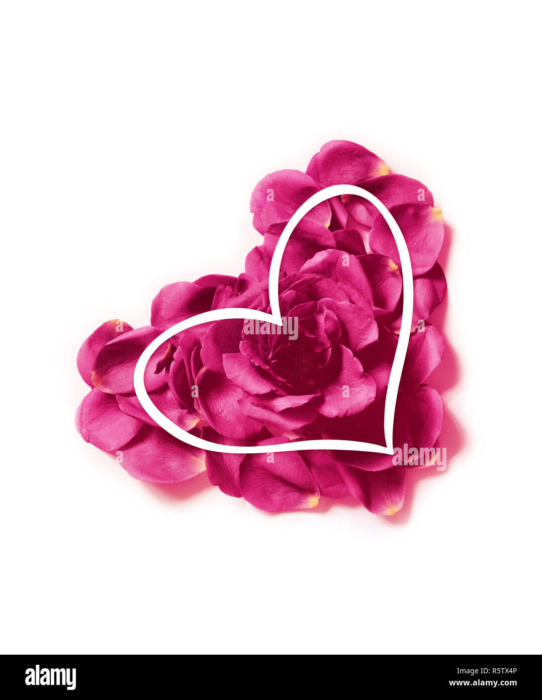 Heart made rose petals hi-res stock photography and images - Alamy