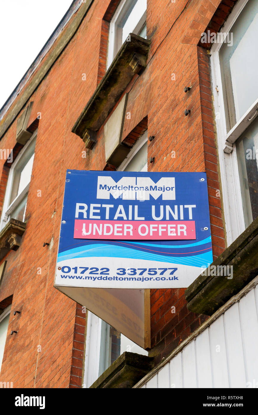 Retail unit hi-res stock photography and images - Alamy