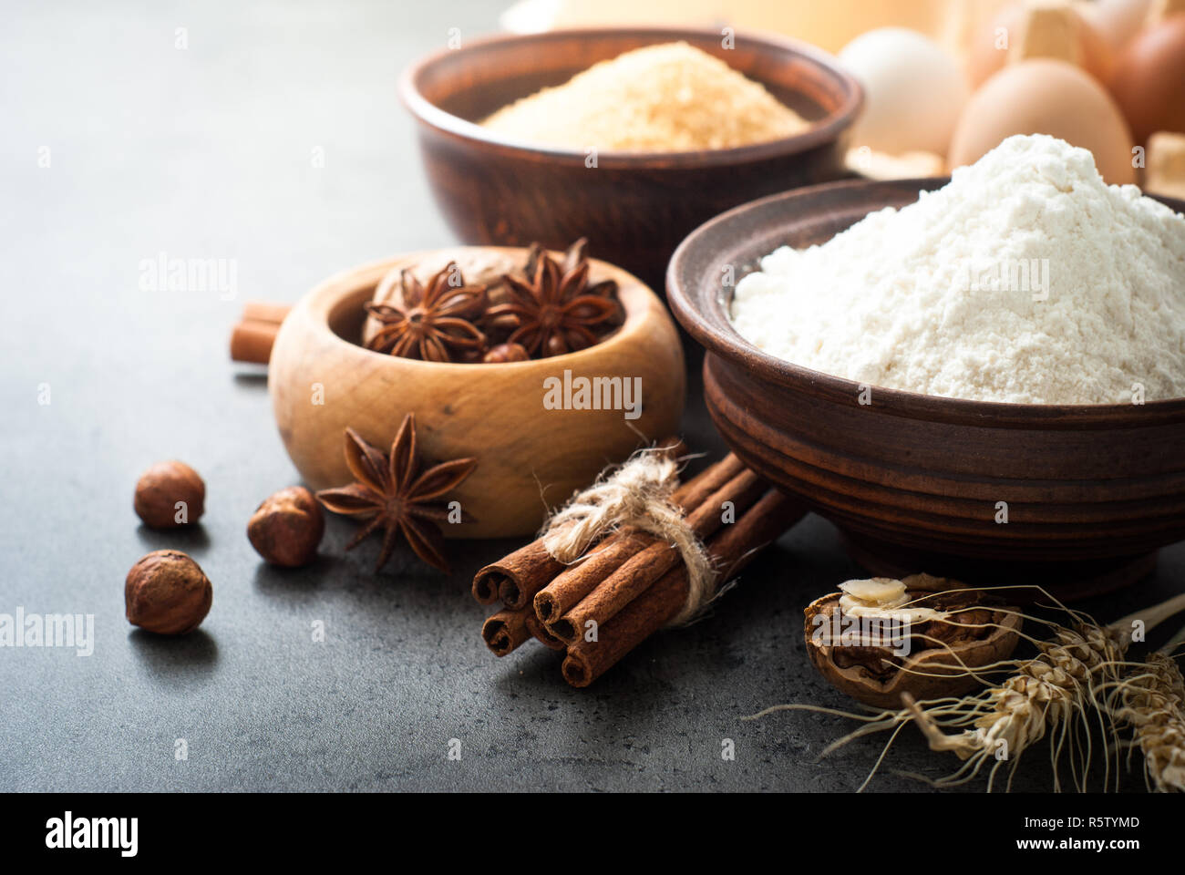 Cooking and baking hi-res stock photography and images - Alamy