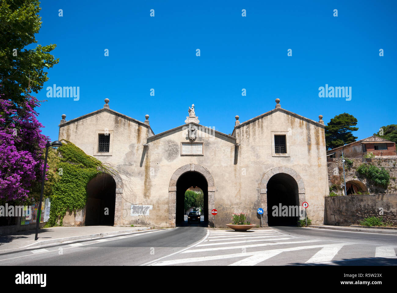 Medina gate hi-res stock photography and images - Alamy
