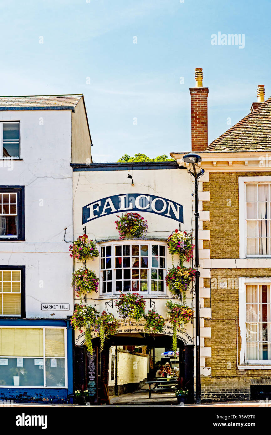 Victorian pub features hi-res stock photography and images - Alamy