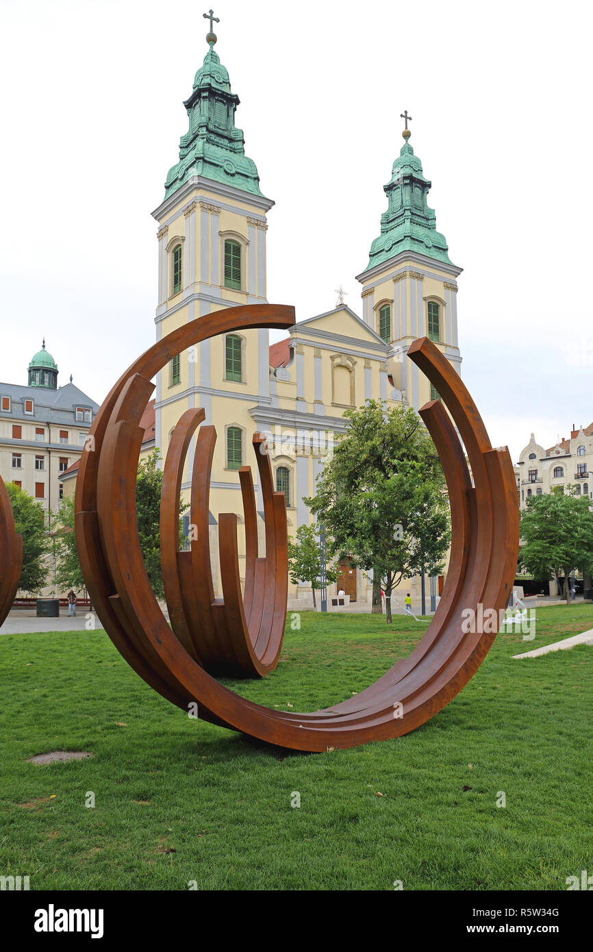 Inner city church hi-res stock photography and images - Alamy