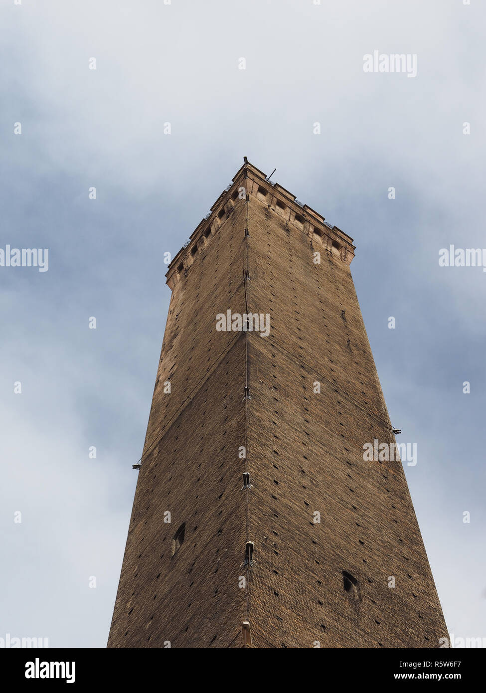 Due torri (Two towers) in Bologna Stock Photo - Alamy