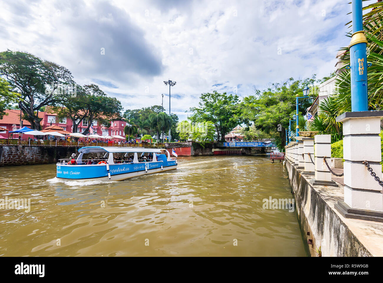 Malaysia boat hi-res stock photography and images - Alamy