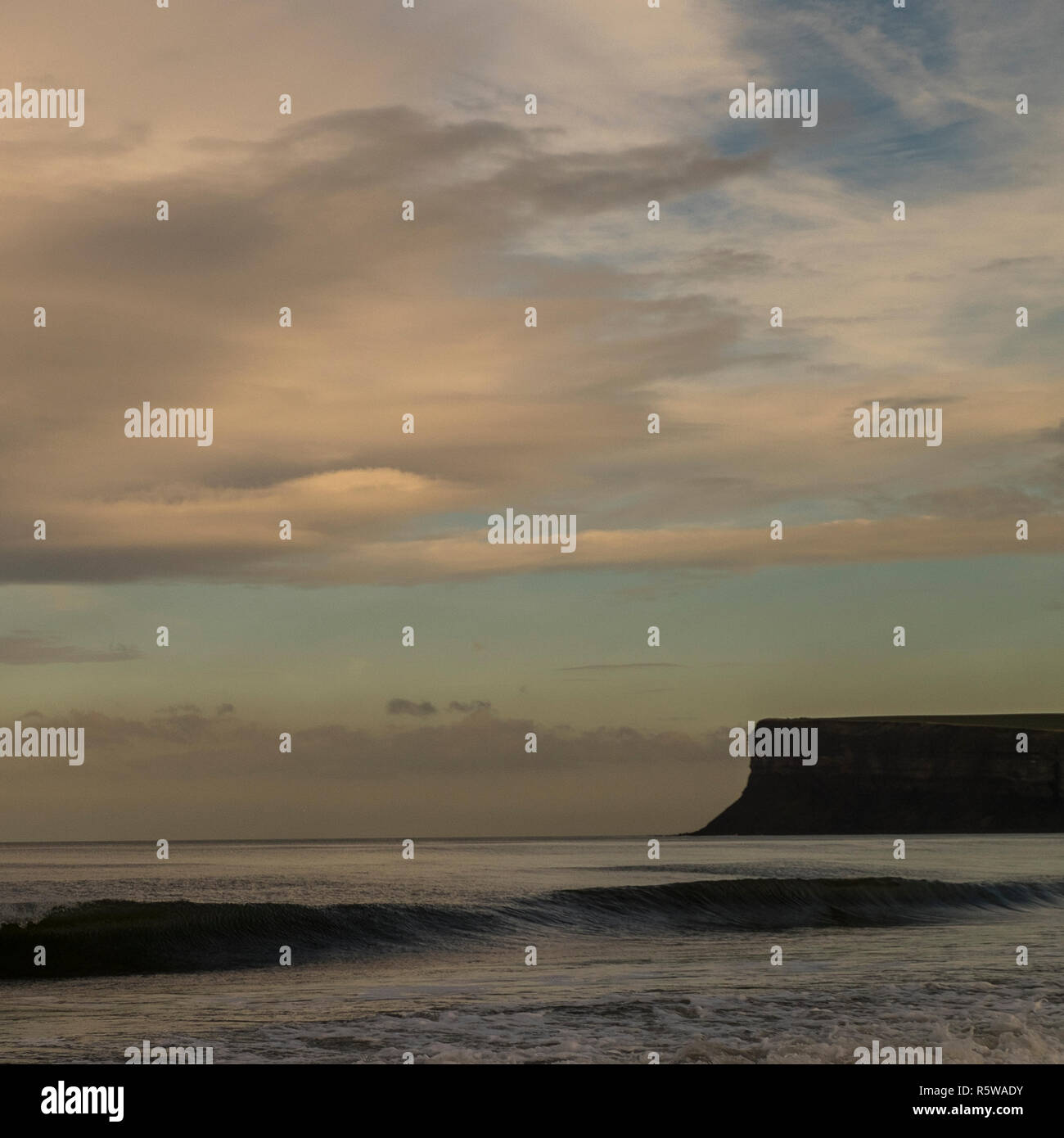 Dramatic cliff walk hi-res stock photography and images - Alamy