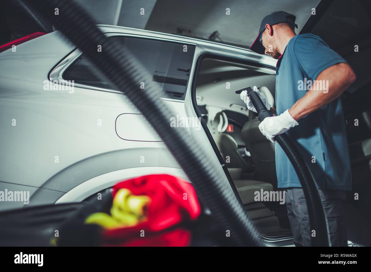 Servicing vacuum hi-res stock photography and images - Alamy