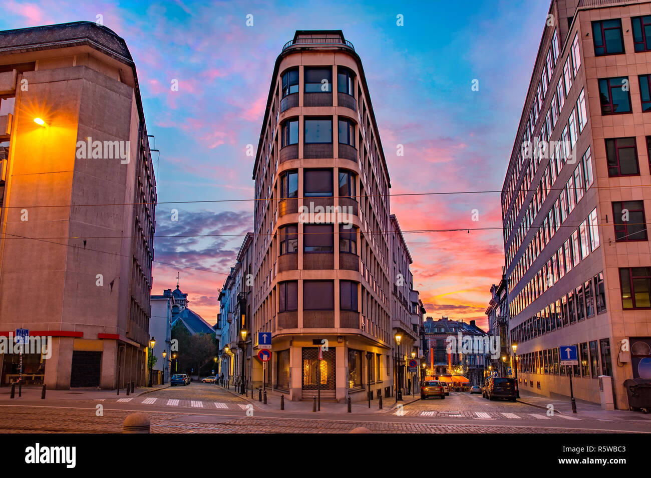 Brussels gold buildings hi-res stock photography and images - Alamy