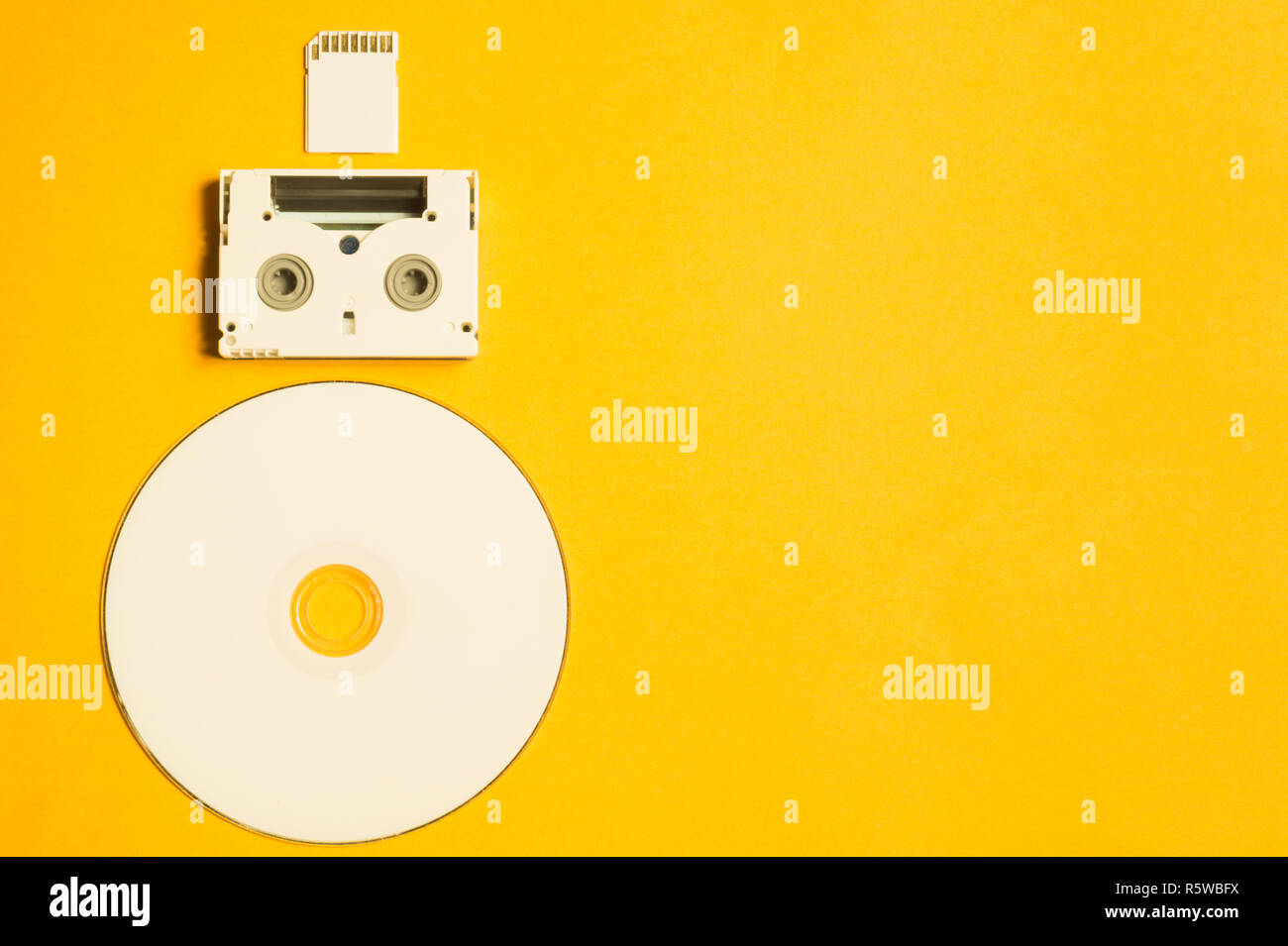 Digital compact cassette recorder hi-res stock photography and images ...