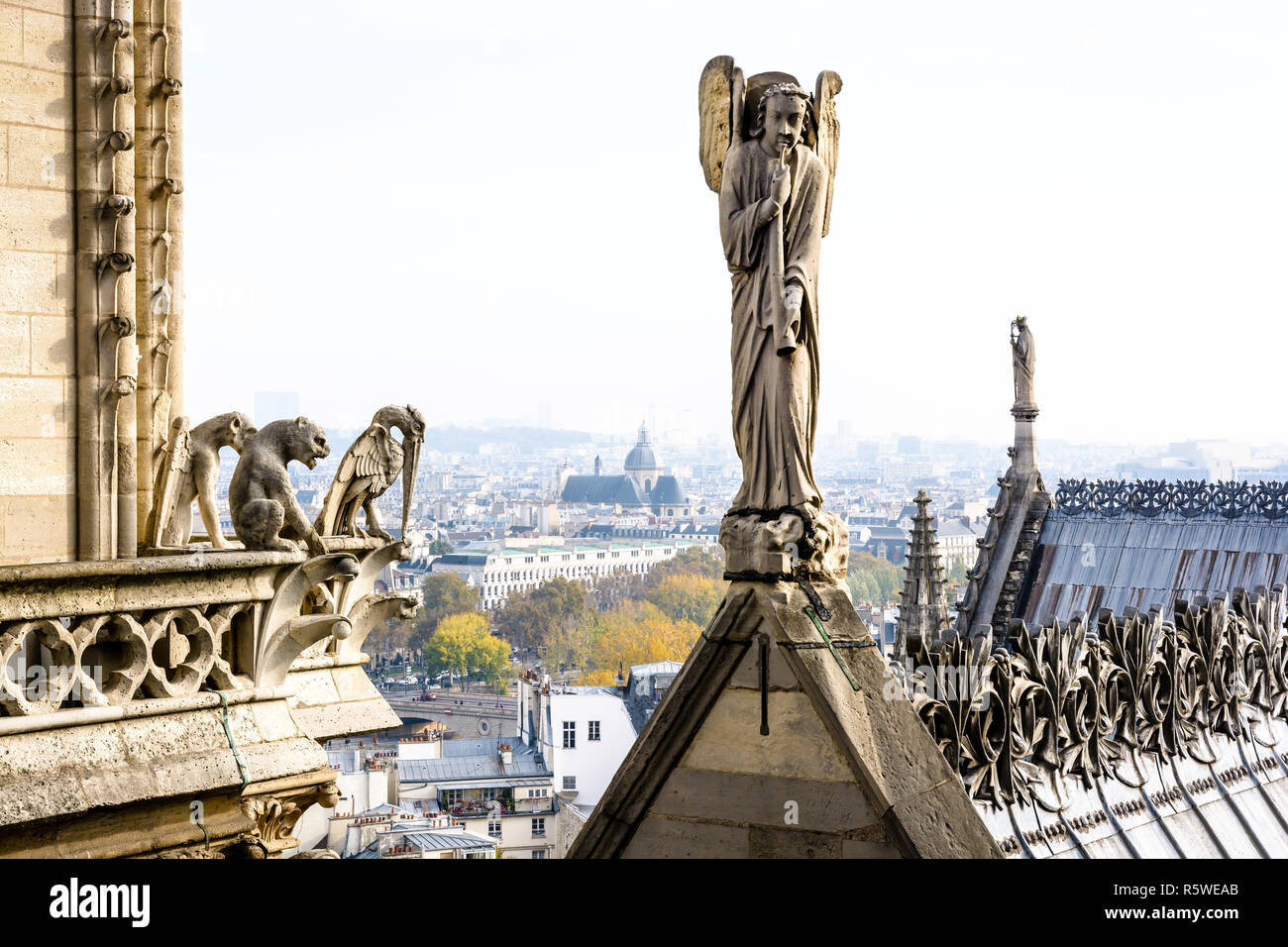 Statue rooftop hi-res stock photography and images - Alamy