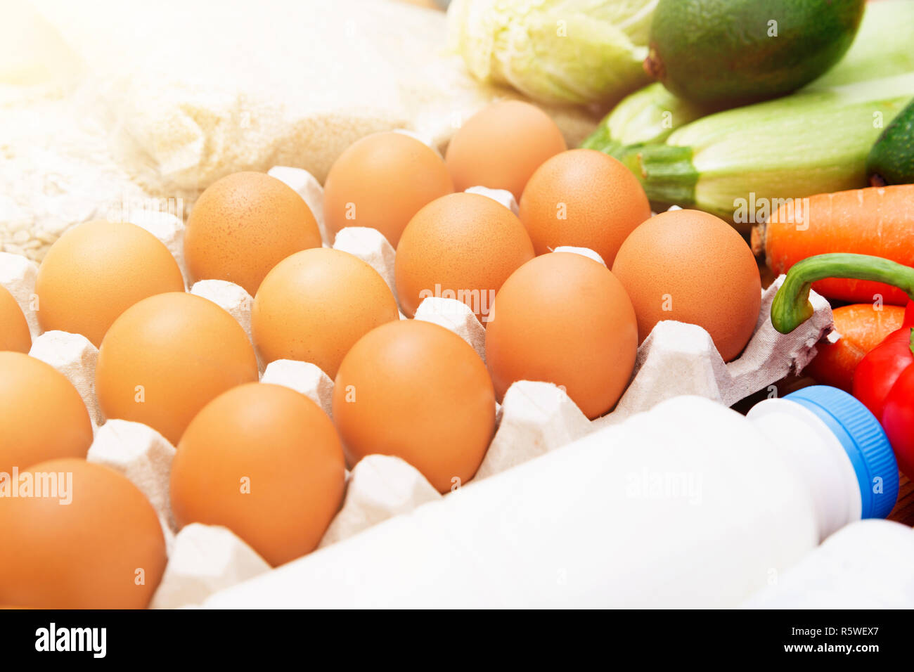 Grocery Store Eggs Stock Photos & Grocery Store Eggs Stock Images - Alamy