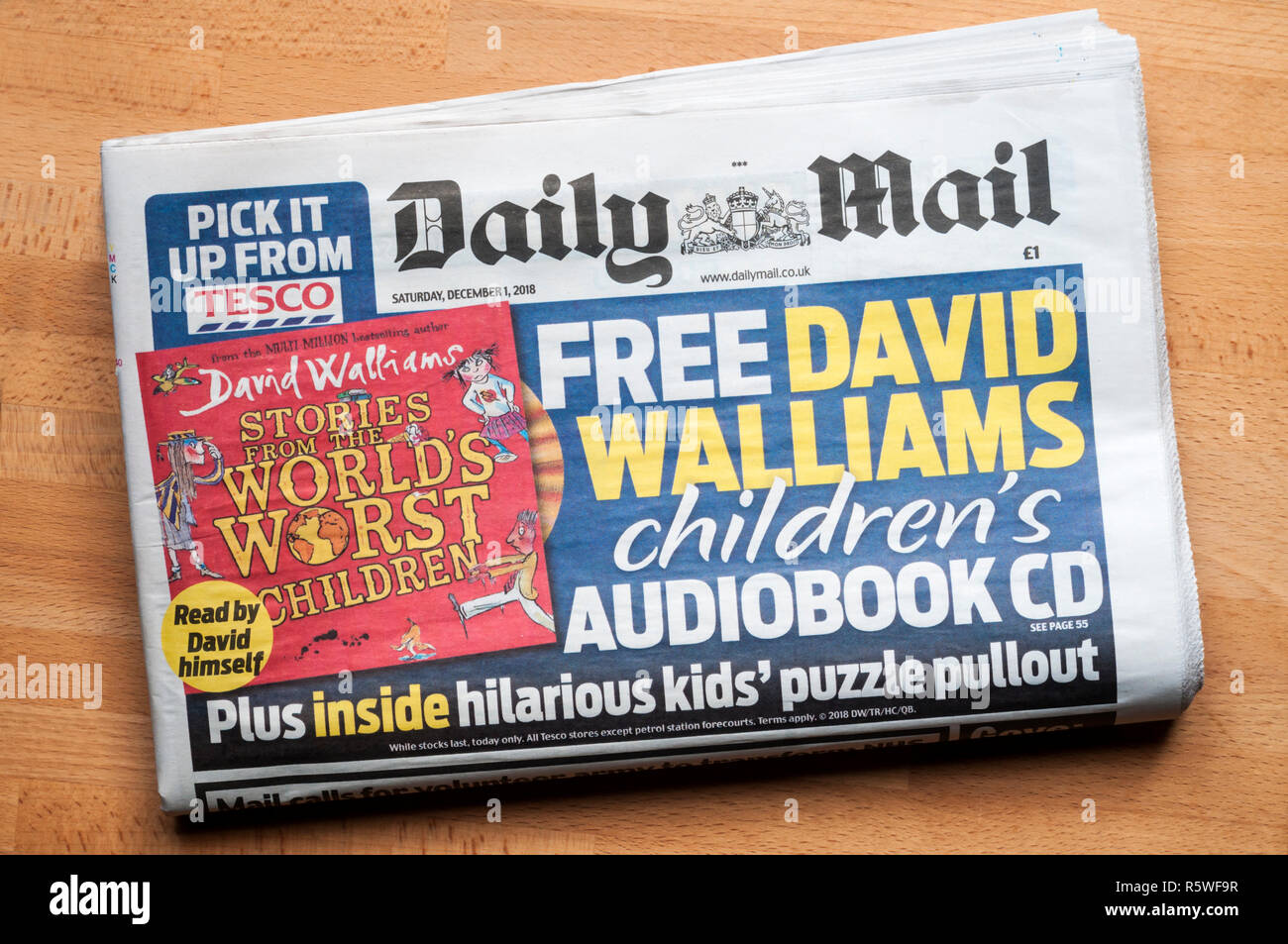 The daily mail logo hi-res stock photography and images - Alamy
