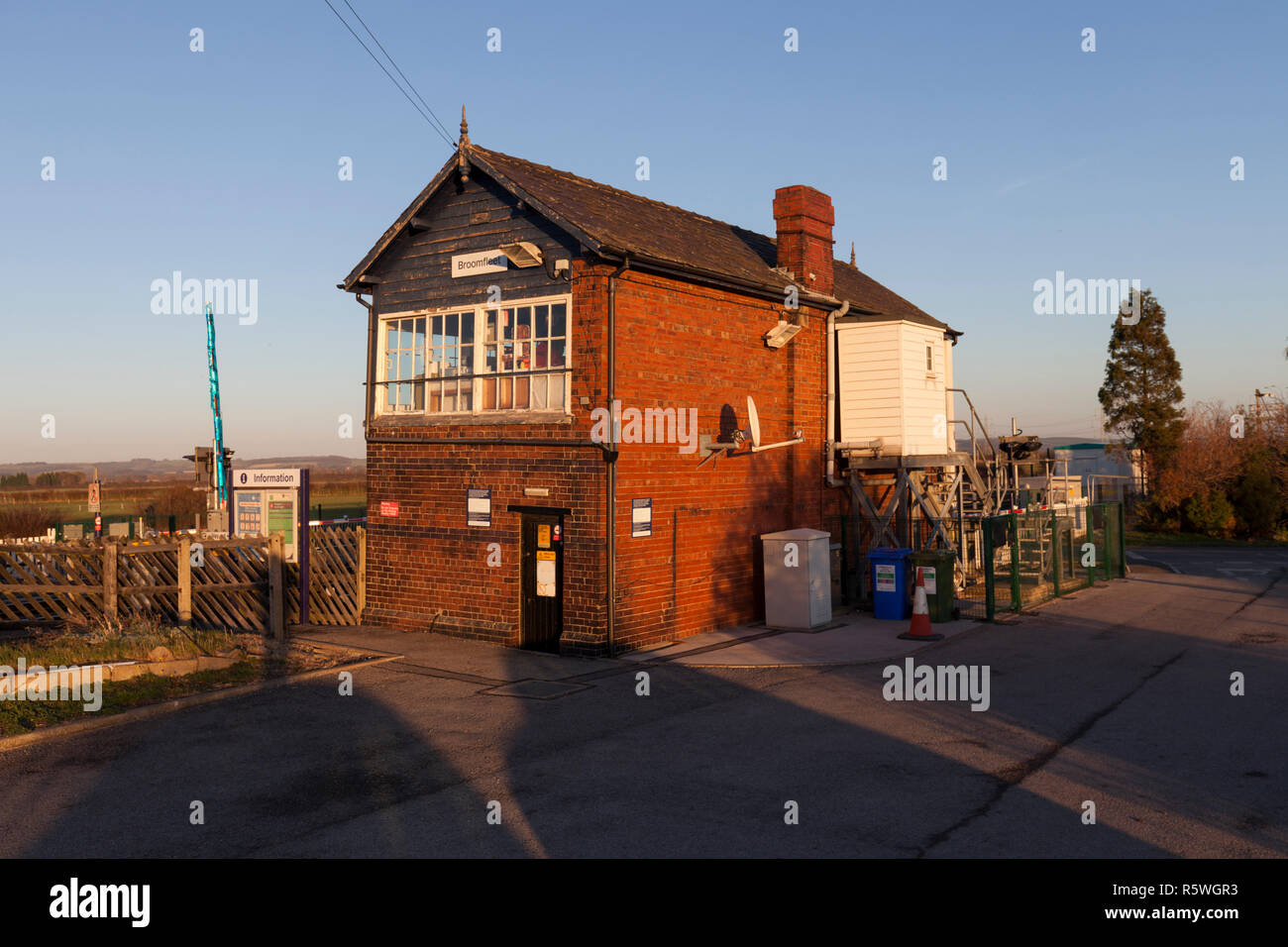 18/11/2018 Broomfleet Signal Box, East Yorkshire 1 week before it ...