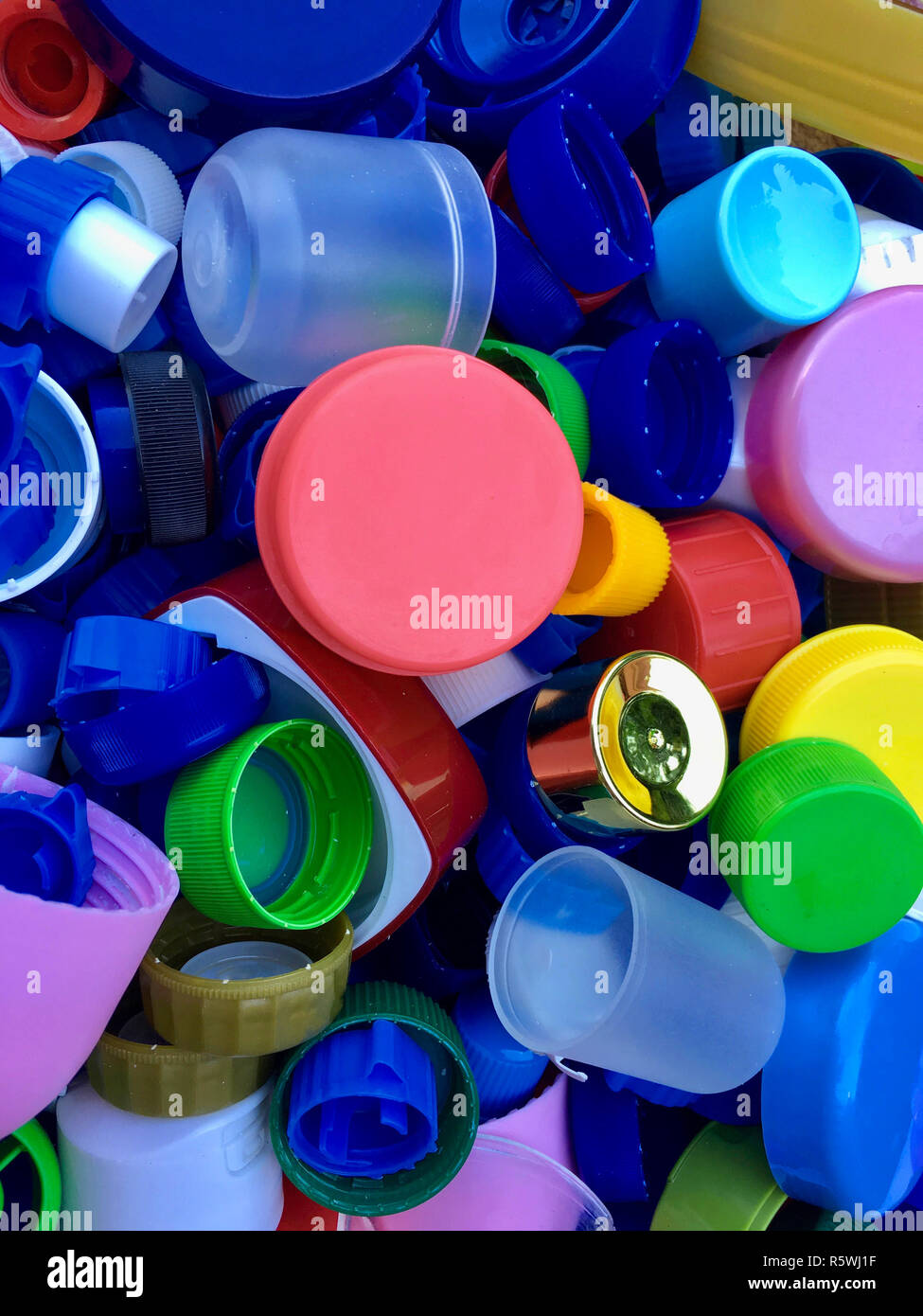 Plastic lids hi-res stock photography and images - Alamy