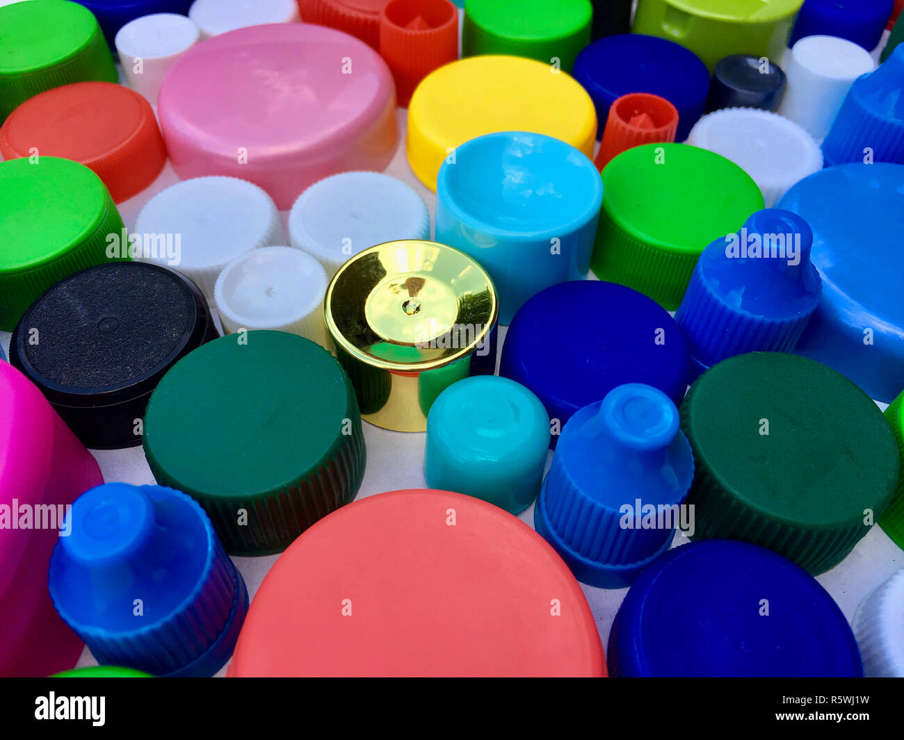 Plastic lids hi-res stock photography and images - Alamy