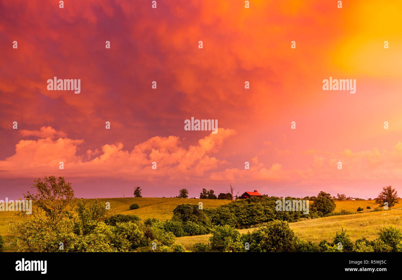 Countryside and sunset hi-res stock photography and images - Alamy