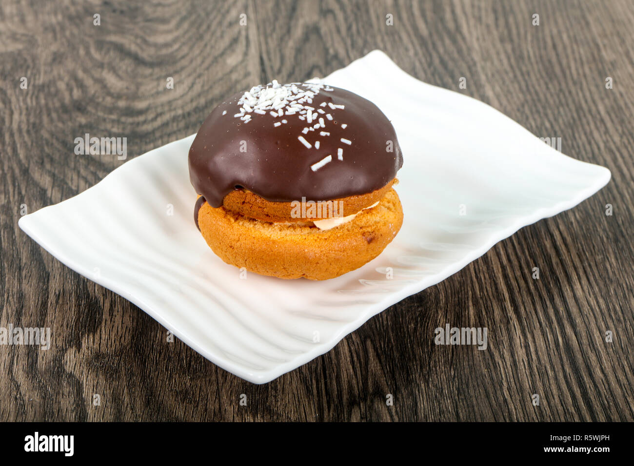 Bouchee cake chocolate hi-res stock photography and images - Alamy