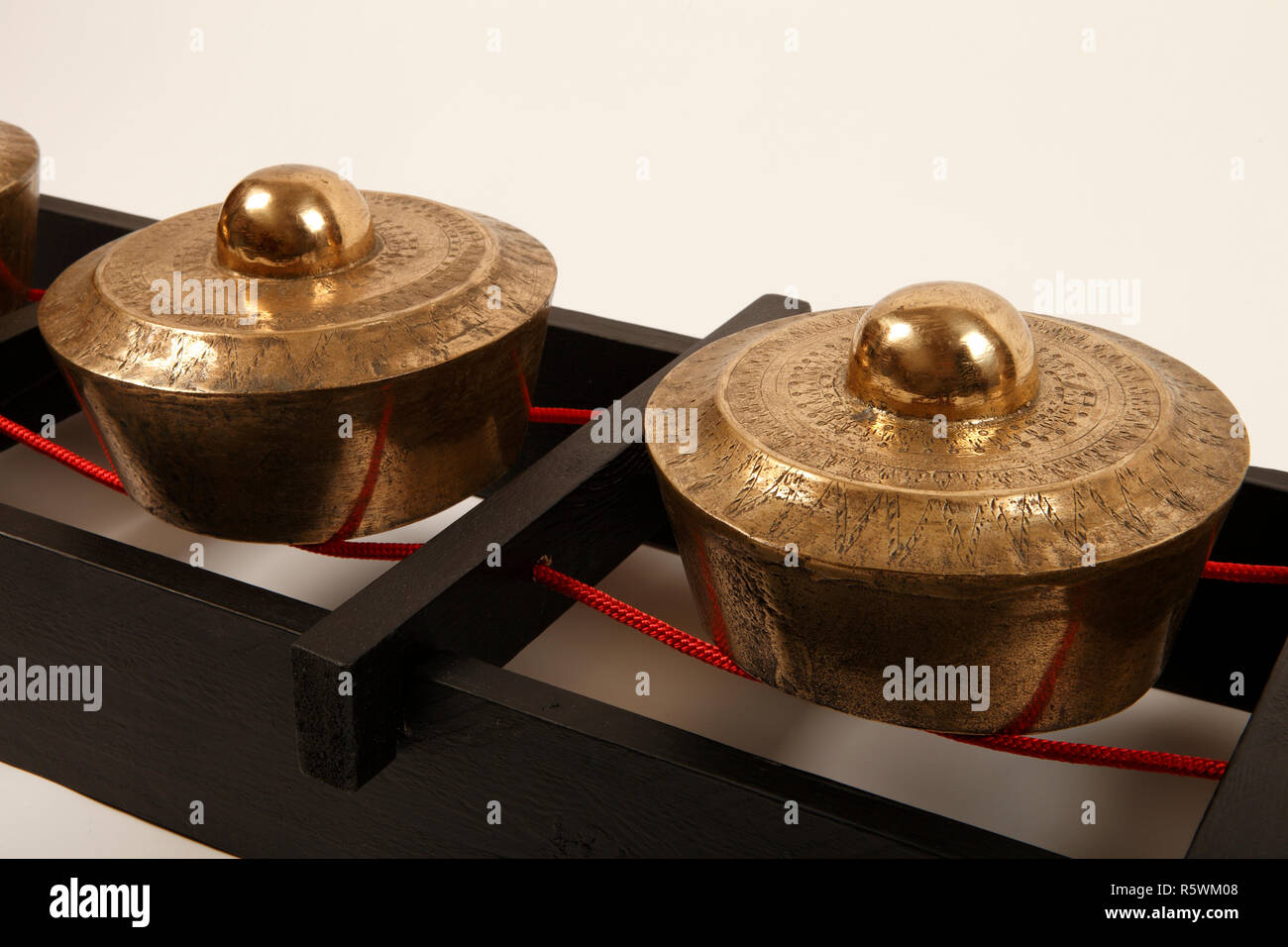 Kulintang hi-res stock photography and images - Alamy