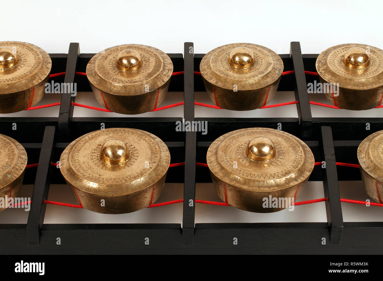 Pot gong hi-res stock photography and images - Alamy