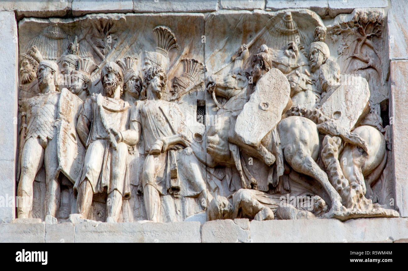 Roman Legionnaires Military Battle Arch of Constantine Rome Italy Stock ...