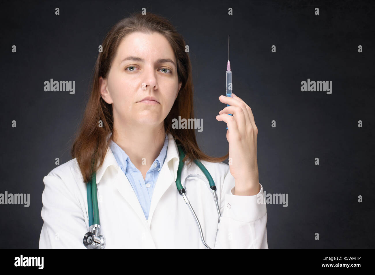 Insulin syringe for anesthesia hi-res stock photography and images - Alamy