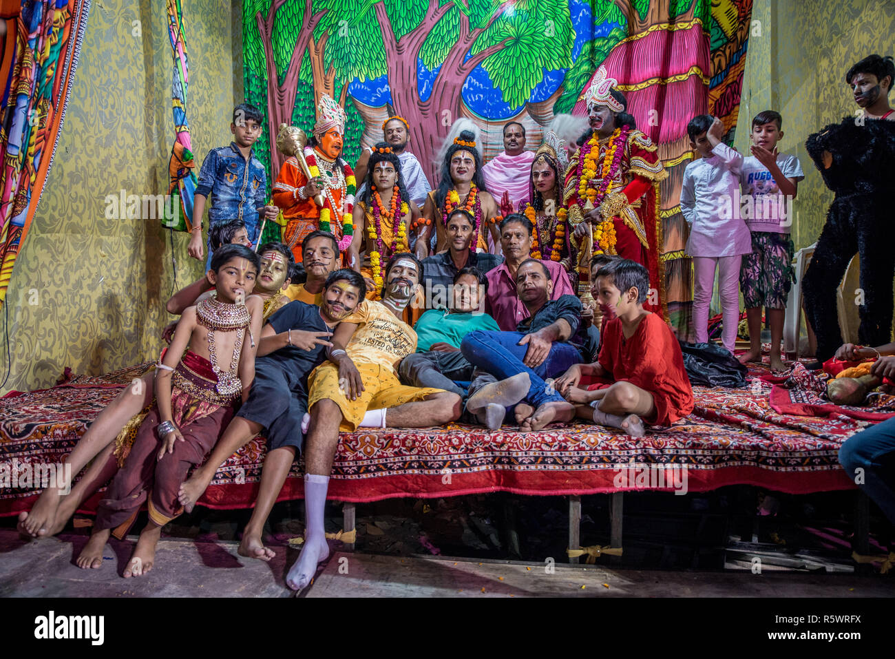 Actor on stage india hi-res stock photography and images - Alamy