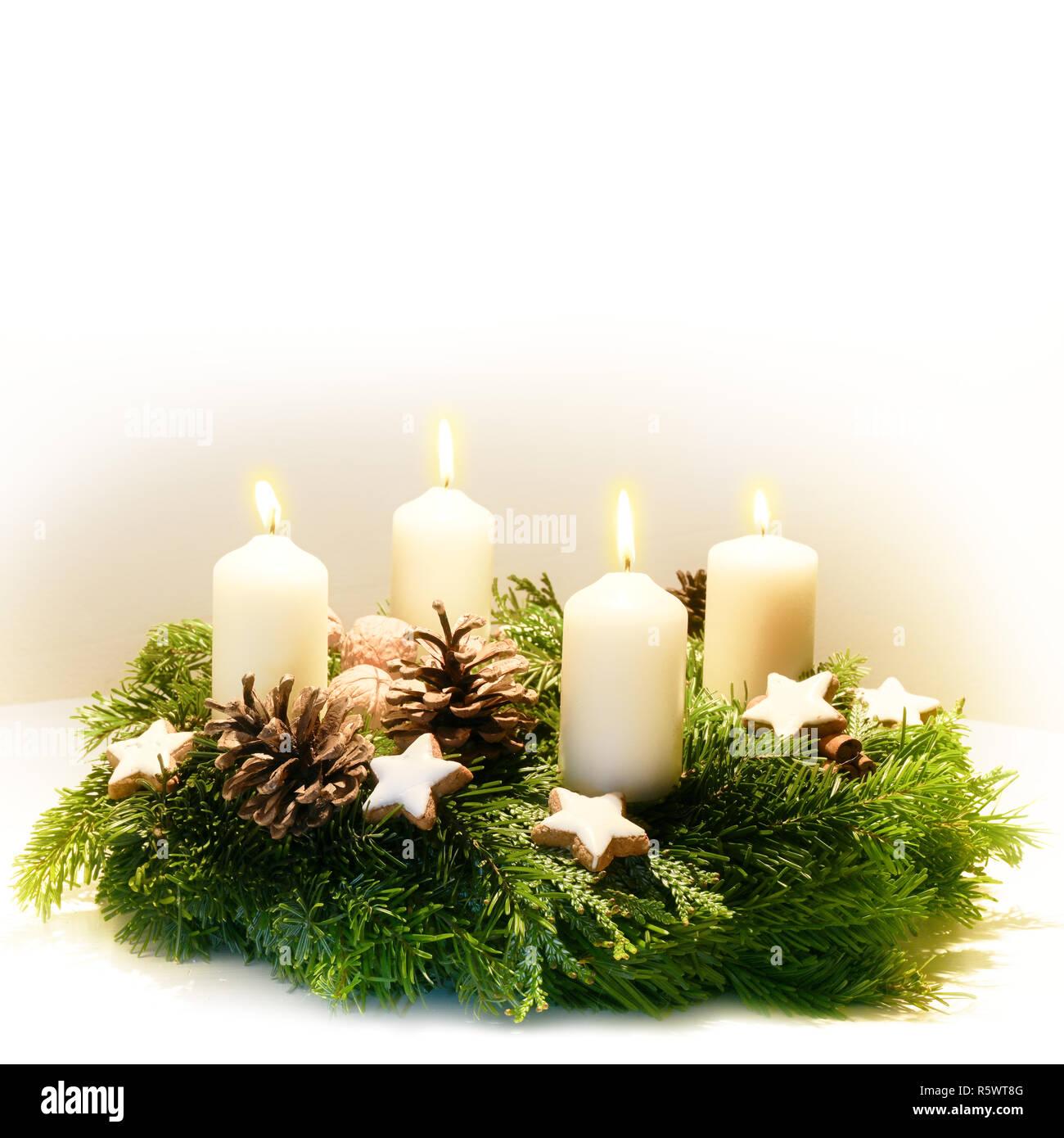 Burning advent wreath hi-res stock photography and images - Alamy