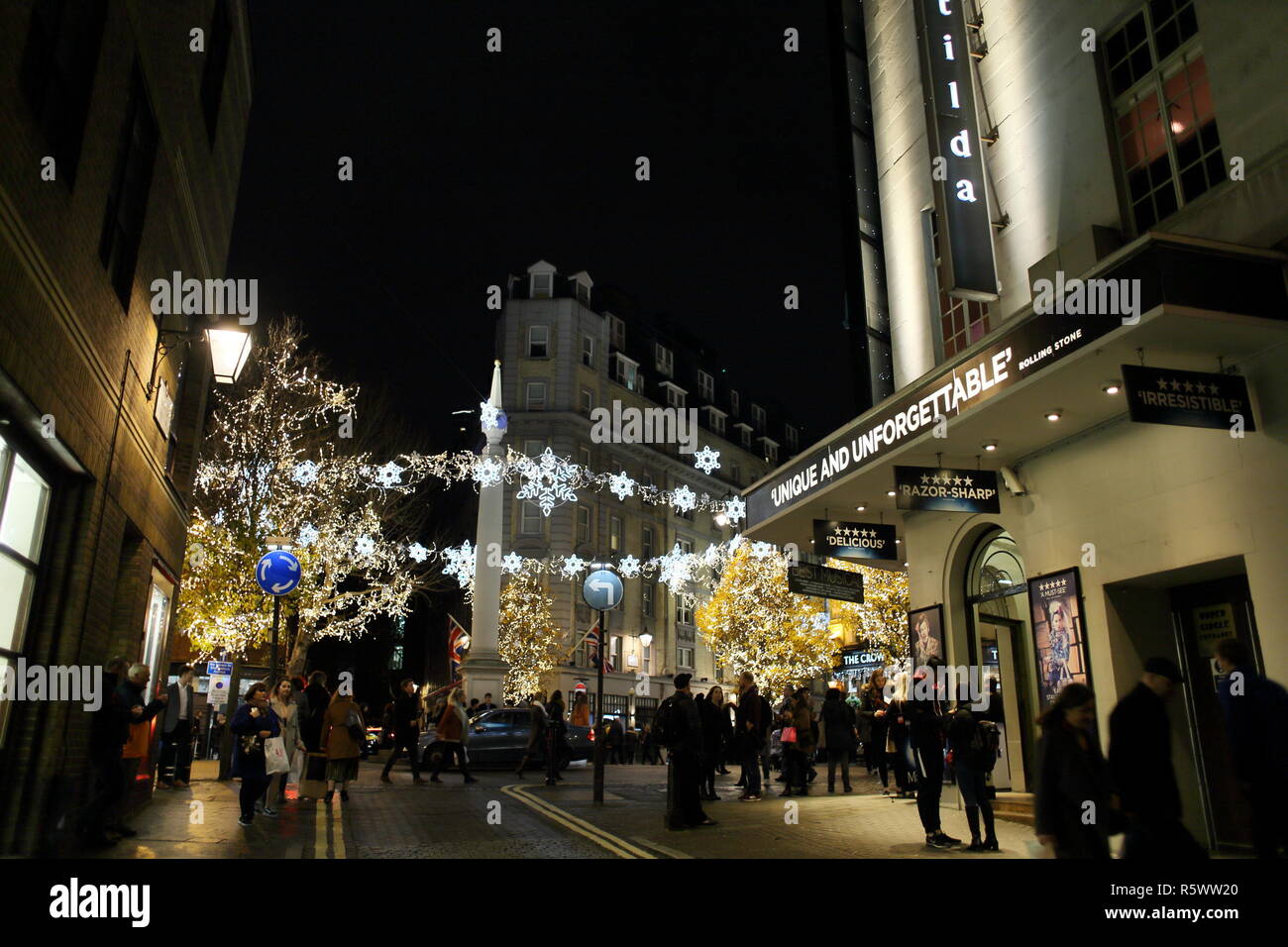 Cambridge theatre london night hi-res stock photography and images - Alamy