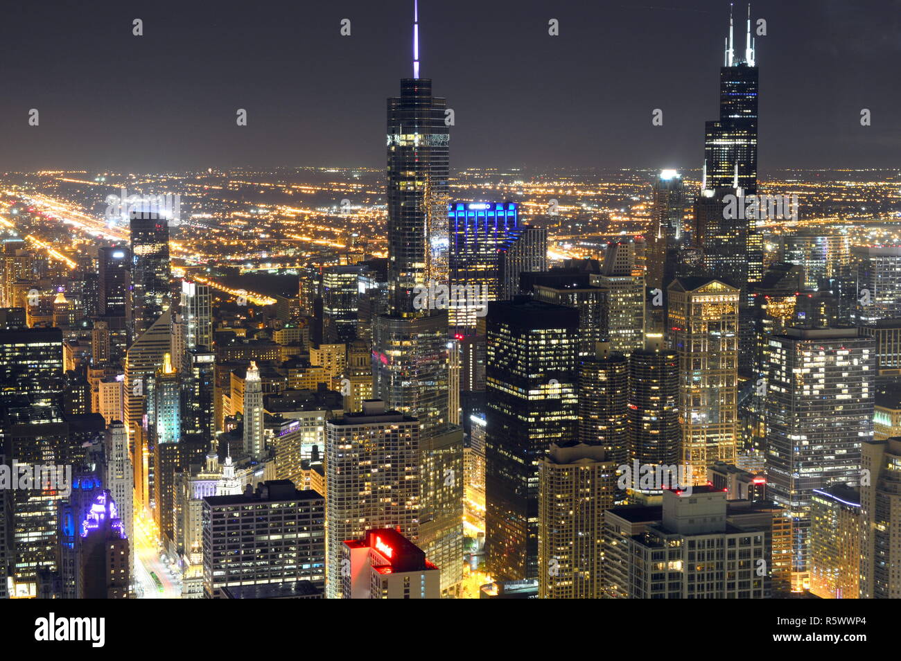 Chicago, Illinois - USA - August 20, 2016: Beautiful Downtown Chicago ...