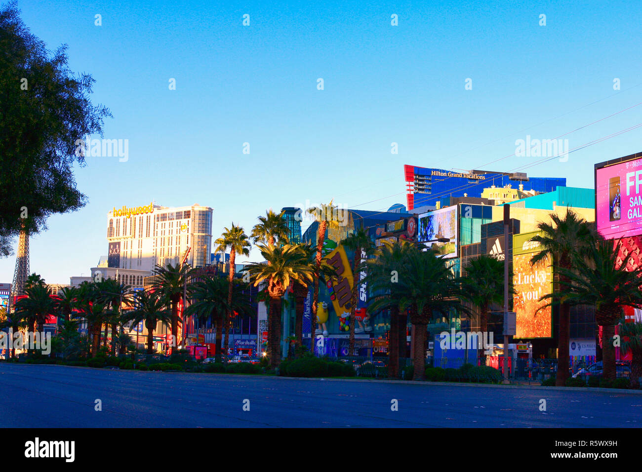 Sunset boulevard blvd strip hi-res stock photography and images - Alamy