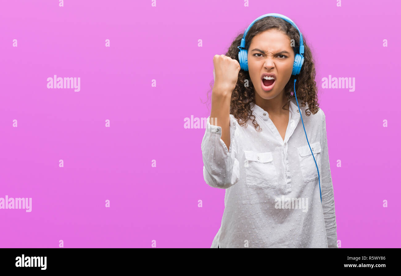 Screaming shouting singing yelling hi-res stock photography and images ...