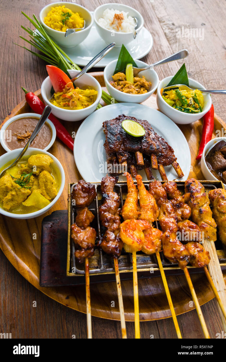 Traditional balinese plates hi-res stock photography and images - Alamy