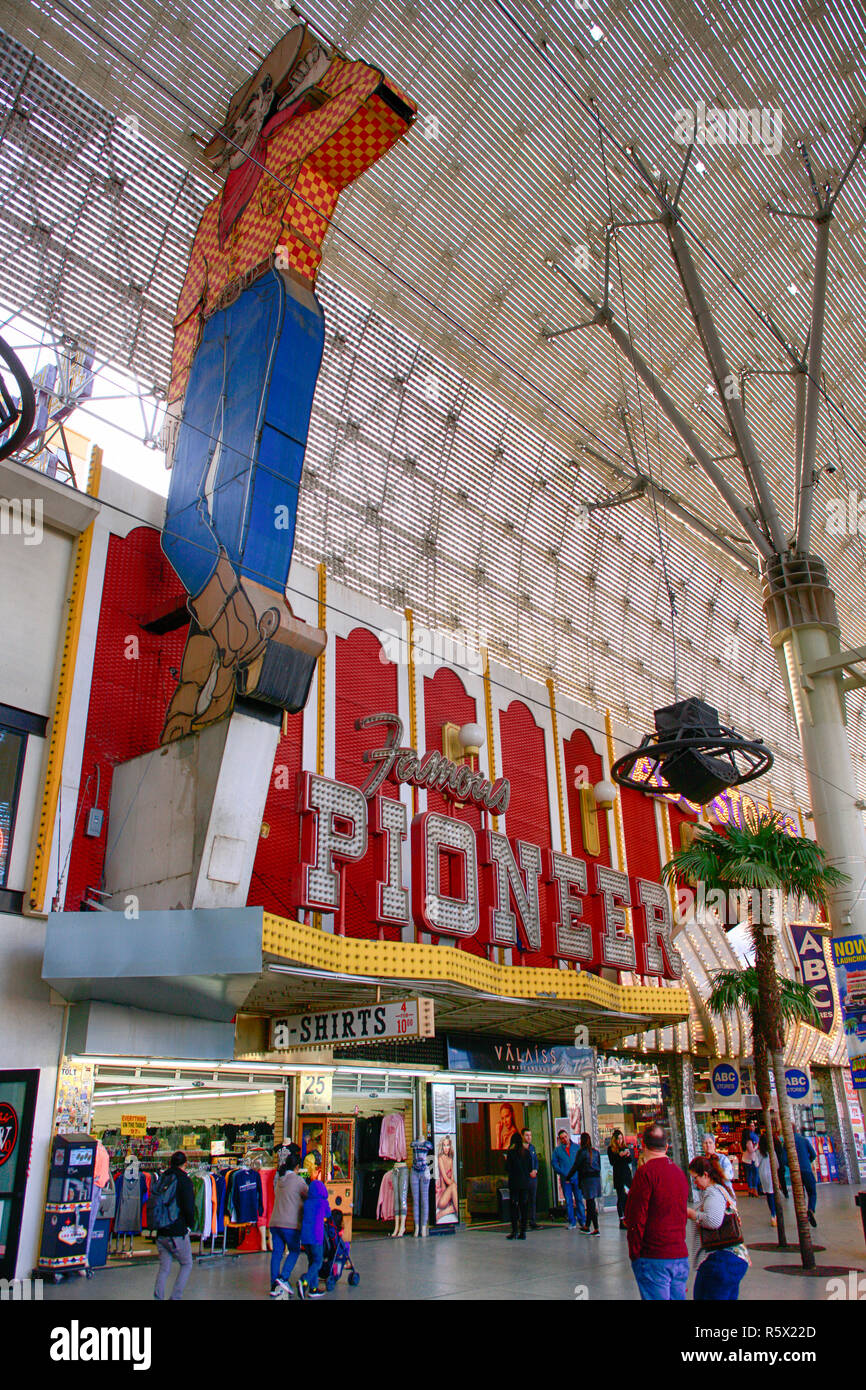 The freemont street experience hi-res stock photography and images - Alamy