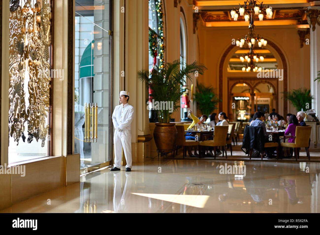 Hong Kong Tea Restaurant High Resolution Stock Photography and Images ...