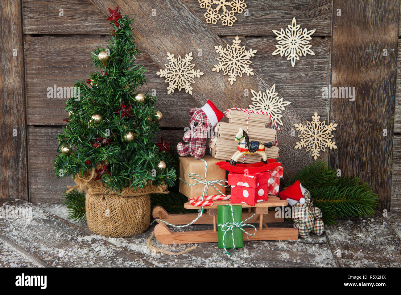 small sledge with gifts Stock Photo - Alamy