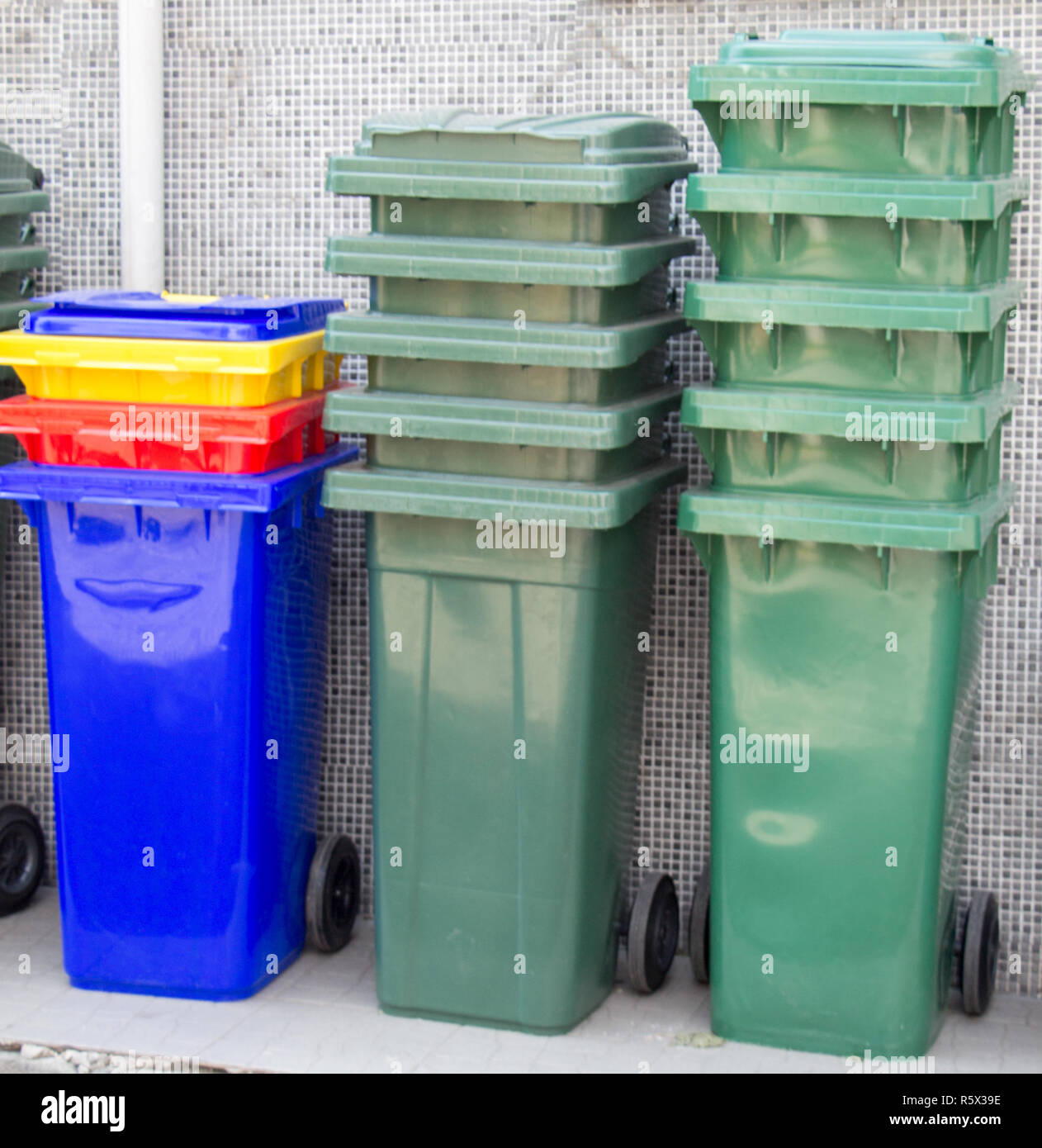 Trash bin classroom hi-res stock photography and images - Alamy