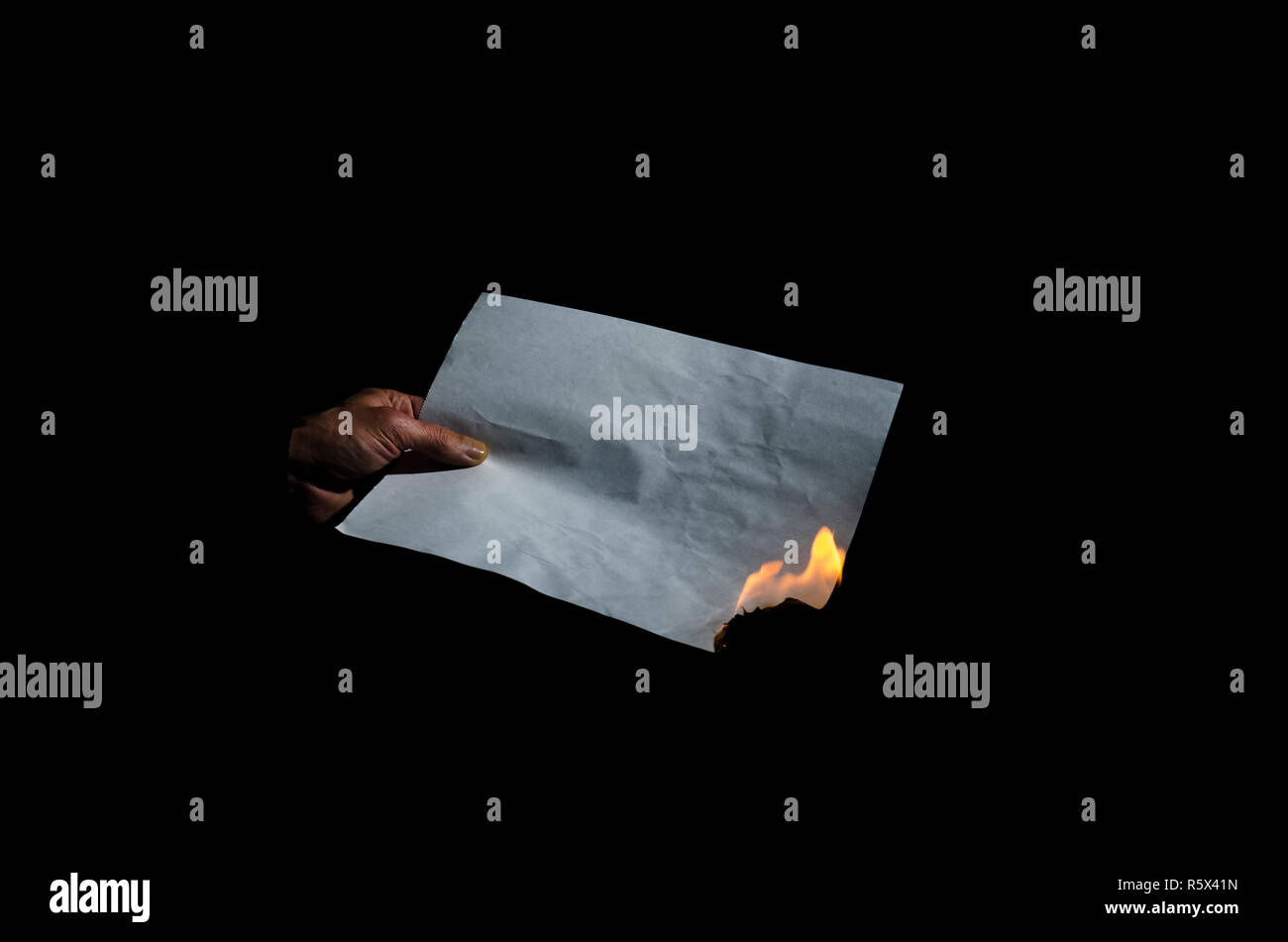 Burn a piece of paper hi-res stock photography and images - Alamy