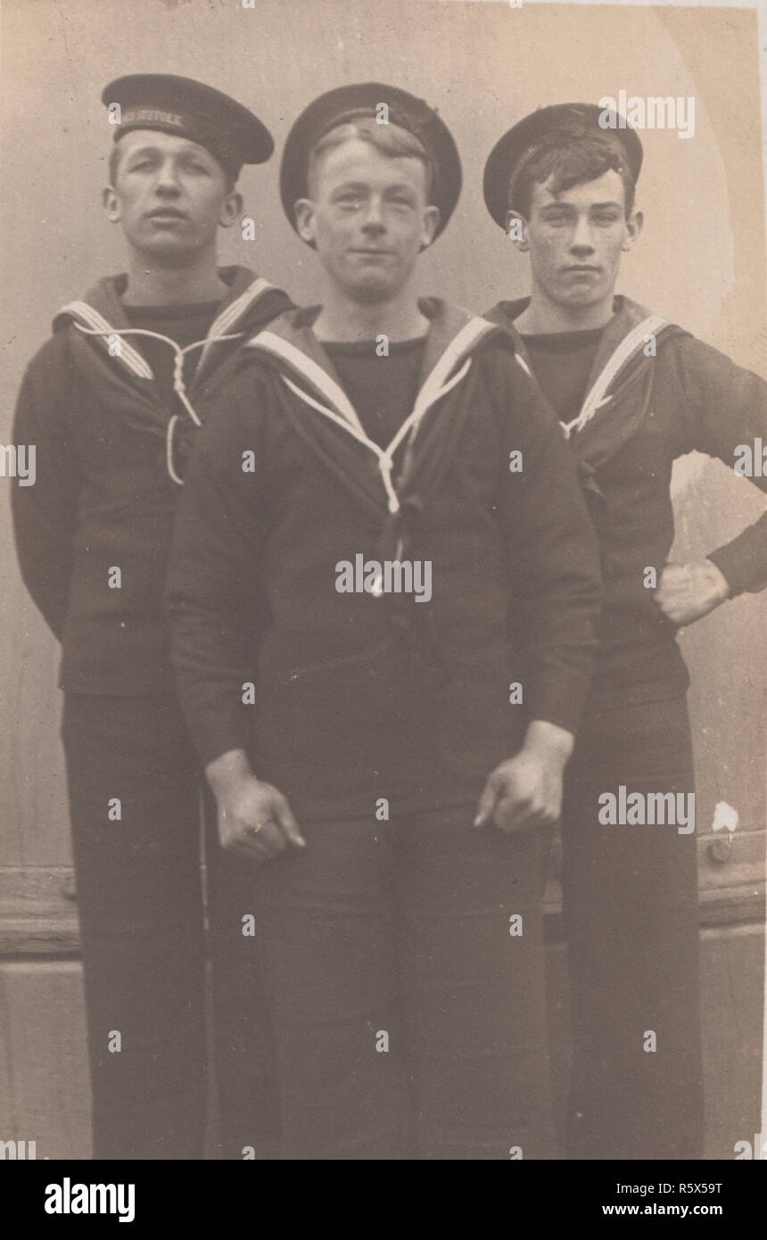 White sailors uniform hi-res stock photography and images - Alamy