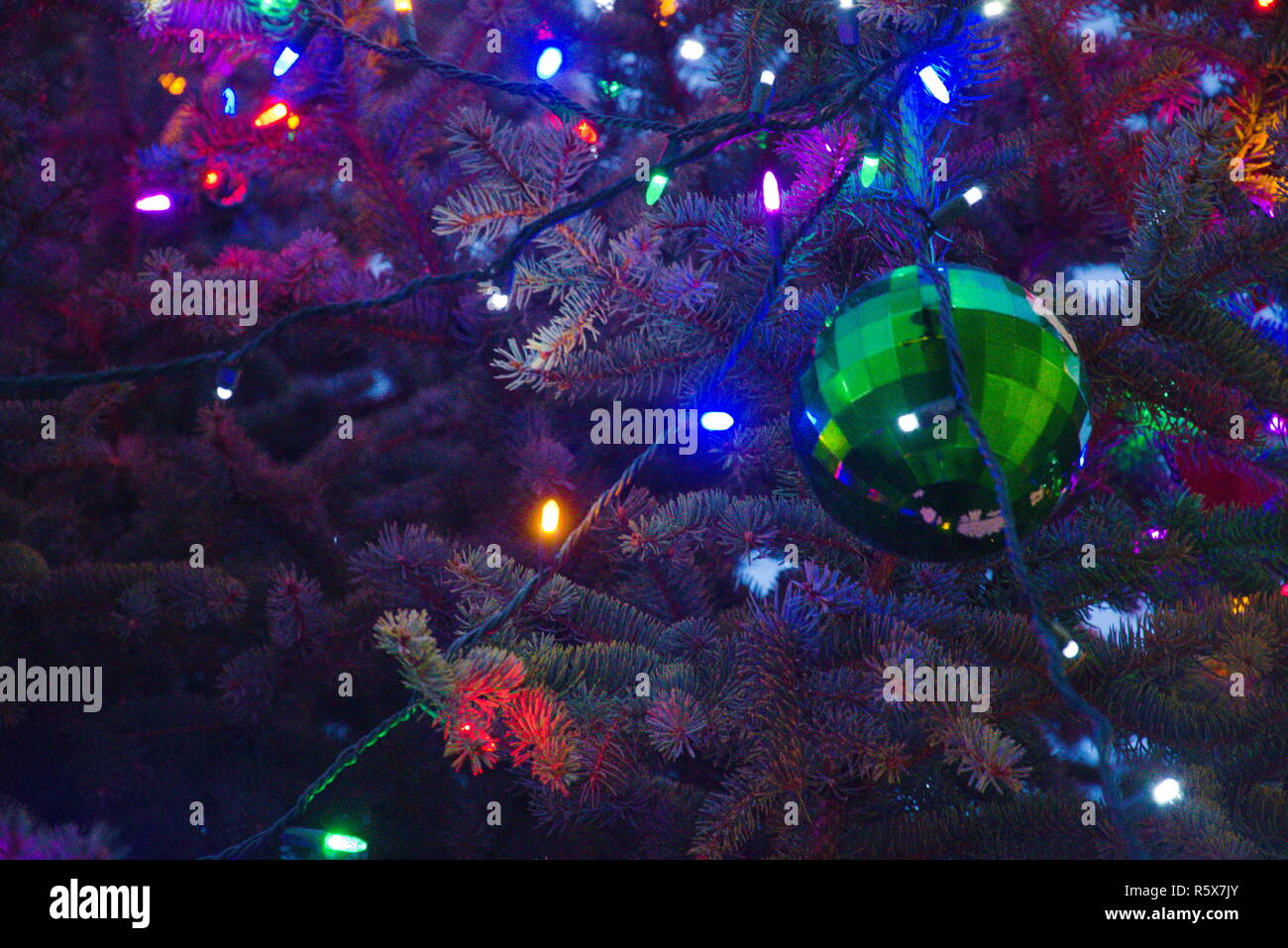 Lights and ornaments hi-res stock photography and images - Alamy