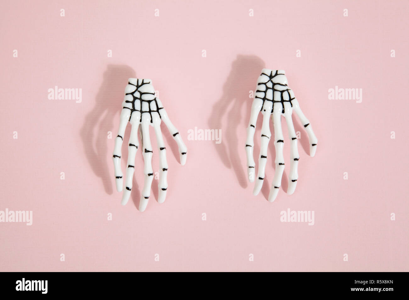 Pink skeleton hi-res stock photography and images - Alamy